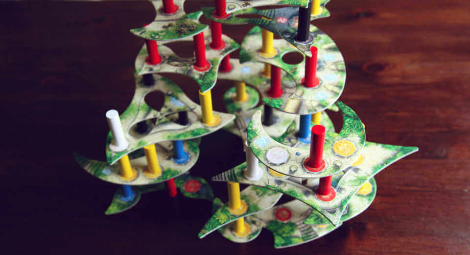 Menara Board Game - How High Will Your Temple Be? | Review