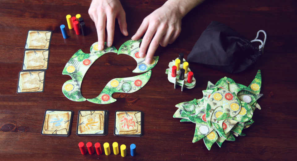 Menara Board Game - How High Will Your Temple Be? | Review