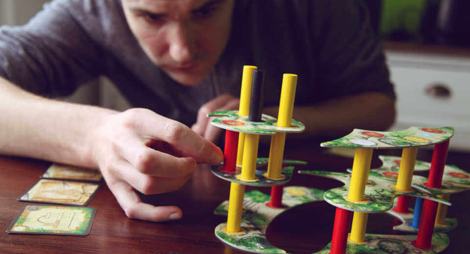 Menara Board Game - How High Will Your Temple Be? | Review